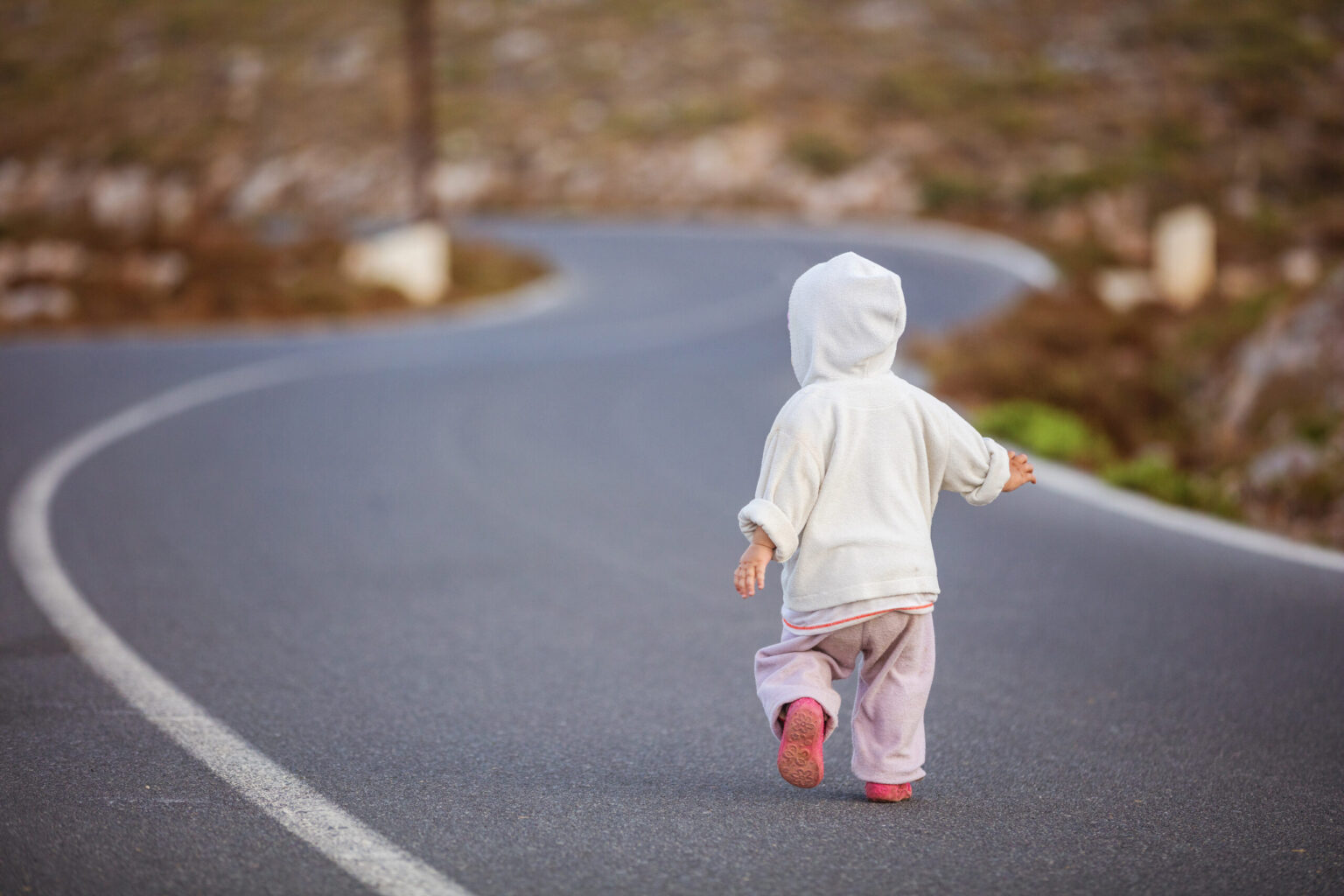Running Away Behavior In Autism (Eloping) - Autism Advance